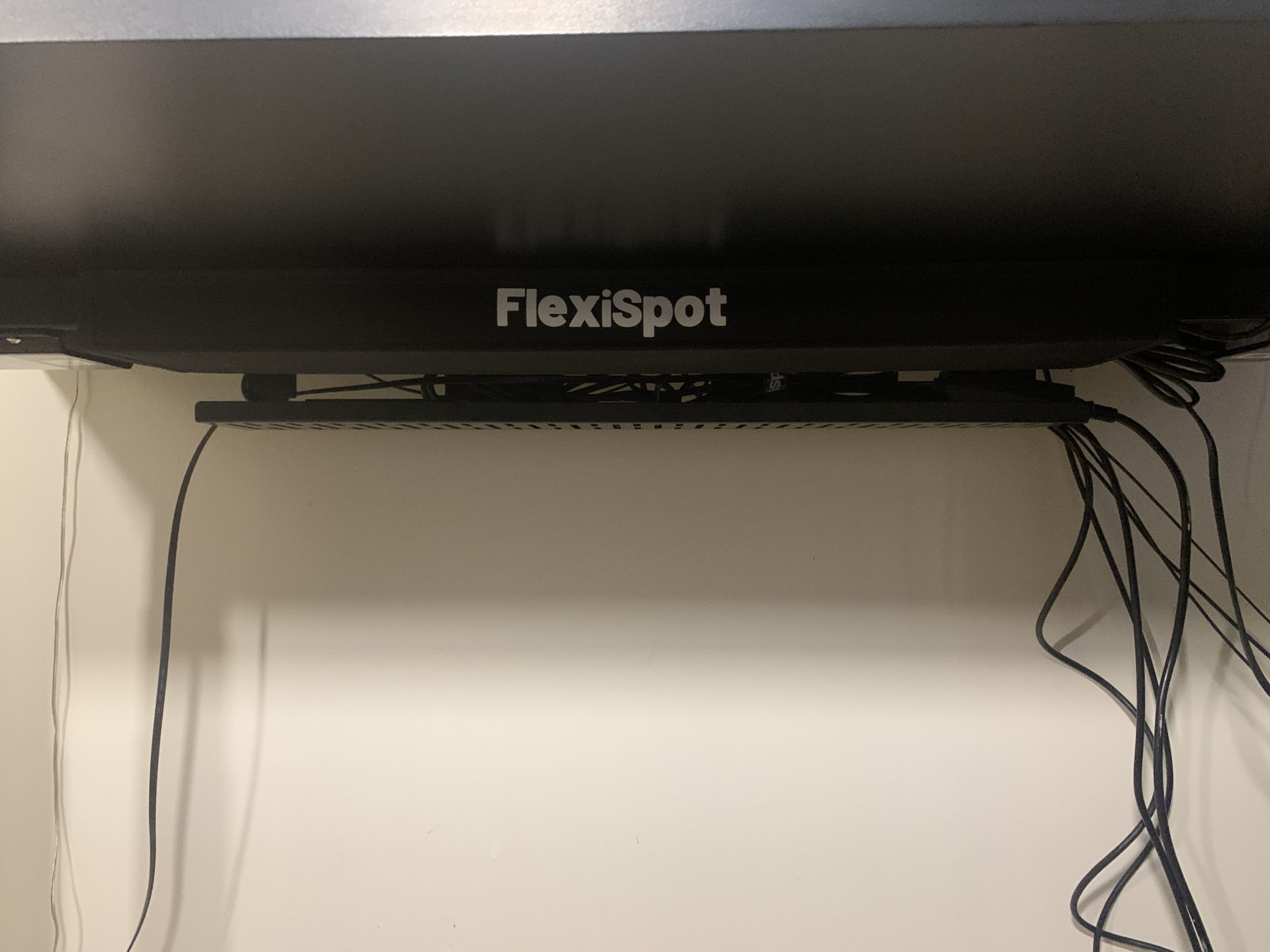 【ガジェット紹介】FlexiSpot E7 Pro – BEST BUY:売れ筋の電動昇降デスク！ | CGbox